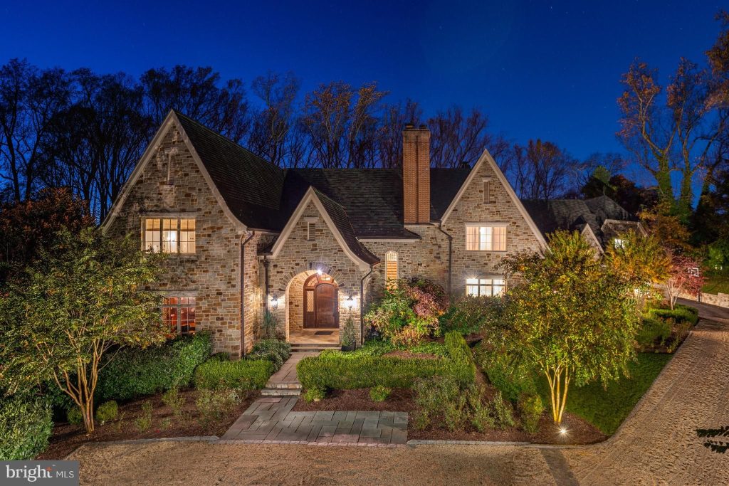 Opulent Getaway in McLean, Virginia (Photos) – housesoftherich.com